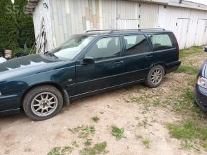 Zils Volvo V70 1998 Jelgava, ar dzinēja tilpumu 2.50 L un nobraukumu 493 tūkst. km par 1000 €, foto  vietnē AUTOMOTO.COM.LV