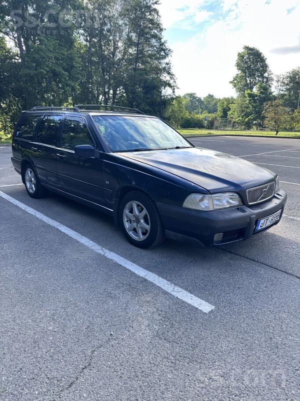Zils Volvo V70 1998 Valmiera, ar dzinēja tilpumu 2.50 L un nobraukumu 520 tūkst. km par 1500 €, foto 4 vietnē AUTOMOTO.COM.LV