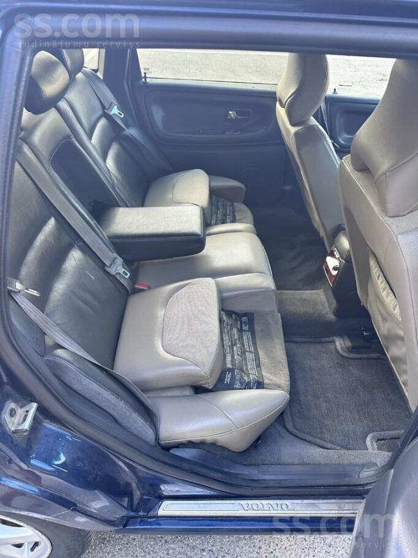Zils Volvo V70 1998 Valmiera, ar dzinēja tilpumu 2.50 L un nobraukumu 520 tūkst. km par 1500 €, foto 6 vietnē AUTOMOTO.COM.LV