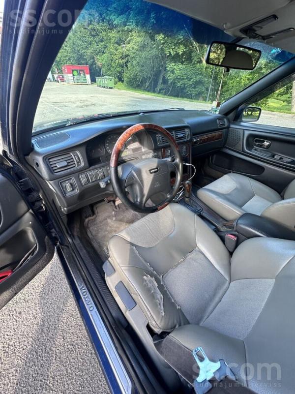 Zils Volvo V70 1998 Valmiera, ar dzinēja tilpumu 2.50 L un nobraukumu 520 tūkst. km par 1500 €, foto 8 vietnē AUTOMOTO.COM.LV