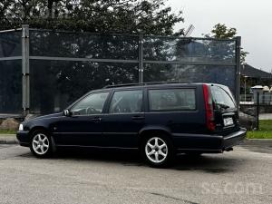Zils Volvo V70 1998 Rīga, ar dzinēja tilpumu 2.50 L un nobraukumu 345 tūkst. km par 850 €, foto 5 vietnē AUTOMOTO.COM.LV