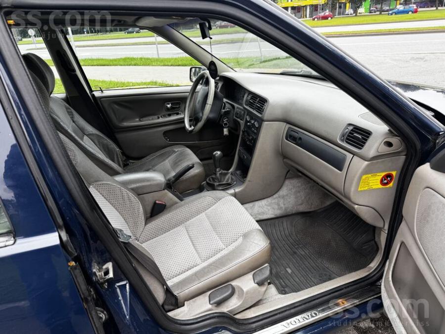Zils Volvo V70 1998 Rīga, ar dzinēja tilpumu 2.50 L un nobraukumu 345 tūkst. km par 850 €, foto 7 vietnē AUTOMOTO.COM.LV