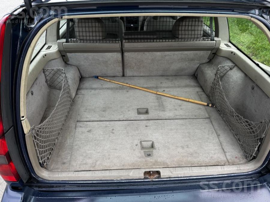 Zils Volvo V70 1998 Rīga, ar dzinēja tilpumu 2.50 L un nobraukumu 345 tūkst. km par 850 €, foto 9 vietnē AUTOMOTO.COM.LV