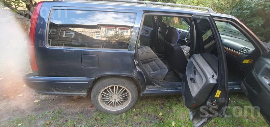 Blue Volvo V70 1998 in Liepaja, with an engine capacity of 2.50 L and mileage of 465 thousand km for 1000 €, photo 4 on AUTOMOTO.COM.LV