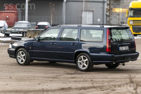 Blue Volvo V70 1999 in Riga, with an engine capacity of 2.50 L and mileage of 308 thousand km for 1350 €, photo 4 on AUTOMOTO.COM.LV