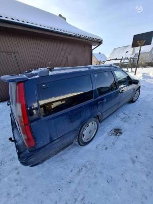 Blue Volvo V70 1999 in Gargzdai, with an engine capacity of 2.50 L and mileage of 420 thousand km for 500 €, photo 2 on AUTOMOTO.COM.LV