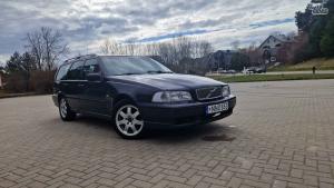 Zils Volvo V70 1999 Viļņa, ar dzinēja tilpumu 2.50 L un nobraukumu 401 tūkst. km par 1000 €, foto  vietnē AUTOMOTO.COM.LV