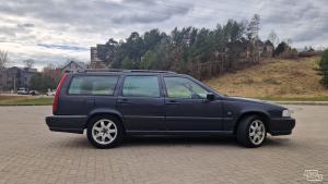 Zils Volvo V70 1999 Viļņa, ar dzinēja tilpumu 2.50 L un nobraukumu 401 tūkst. km par 1000 €, foto 4 vietnē AUTOMOTO.COM.LV