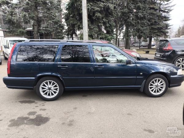 Синий Вольво В70 1999 в Вильнюс, объемом двигателя 2.50 л и пробегом 424 тыс. км за 2000 €, фото 4 на AUTOMOTO.COM.LV