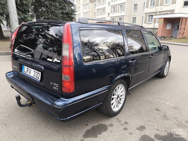 Zils Volvo V70 1999 Viļņa, ar dzinēja tilpumu 2.50 L un nobraukumu 424 tūkst. km par 1999 €, foto 5 vietnē AUTOMOTO.COM.LV