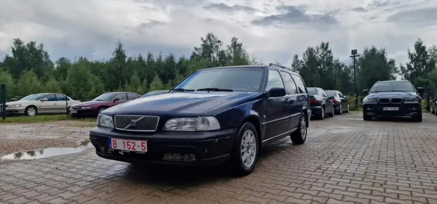 Blue Volvo V70 1999 in Valmiera, with an engine capacity of 2.50 L and mileage of 420 thousand km for 880 €, photo 7 on AUTOMOTO.COM.LV