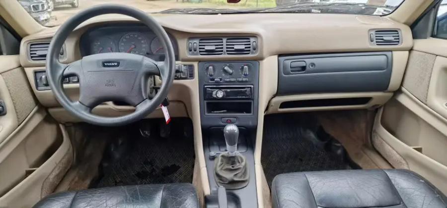 Blue Volvo V70 1999 in Valmiera, with an engine capacity of 2.50 L and mileage of 420 thousand km for 880 €, photo 8 on AUTOMOTO.COM.LV
