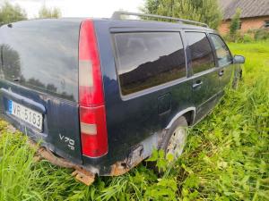 Blue Volvo V70 1999 in Cesis, with an engine capacity of 2.50 L and mileage of 450 thousand km for 400 €, photo 4 on AUTOMOTO.COM.LV