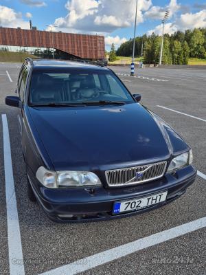 Zils Volvo V70 1999 Valga, ar dzinēja tilpumu 2.50 L un nobraukumu 0 tūkst. km par 1300 €, foto  vietnē AUTOMOTO.COM.LV