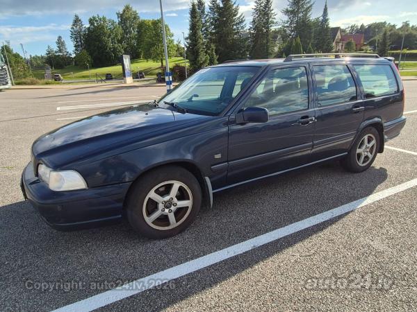 Zils Volvo V70 1999 Valga, ar dzinēja tilpumu 2.50 L un nobraukumu 0 tūkst. km par 1300 €, foto 2 vietnē AUTOMOTO.COM.LV