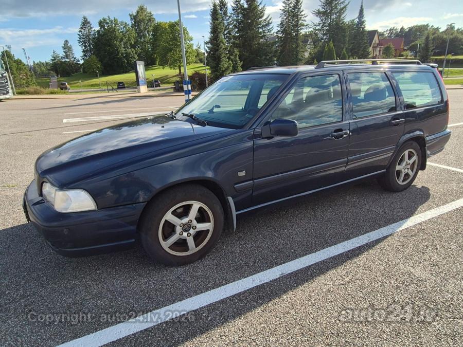 Zils Volvo V70 1999 Valga, ar dzinēja tilpumu 2.50 L un nobraukumu 0 tūkst. km par 1300 €, foto 3 vietnē AUTOMOTO.COM.LV