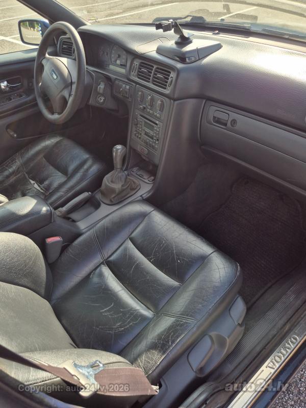 Zils Volvo V70 1999 Valga, ar dzinēja tilpumu 2.50 L un nobraukumu 0 tūkst. km par 1300 €, foto 8 vietnē AUTOMOTO.COM.LV