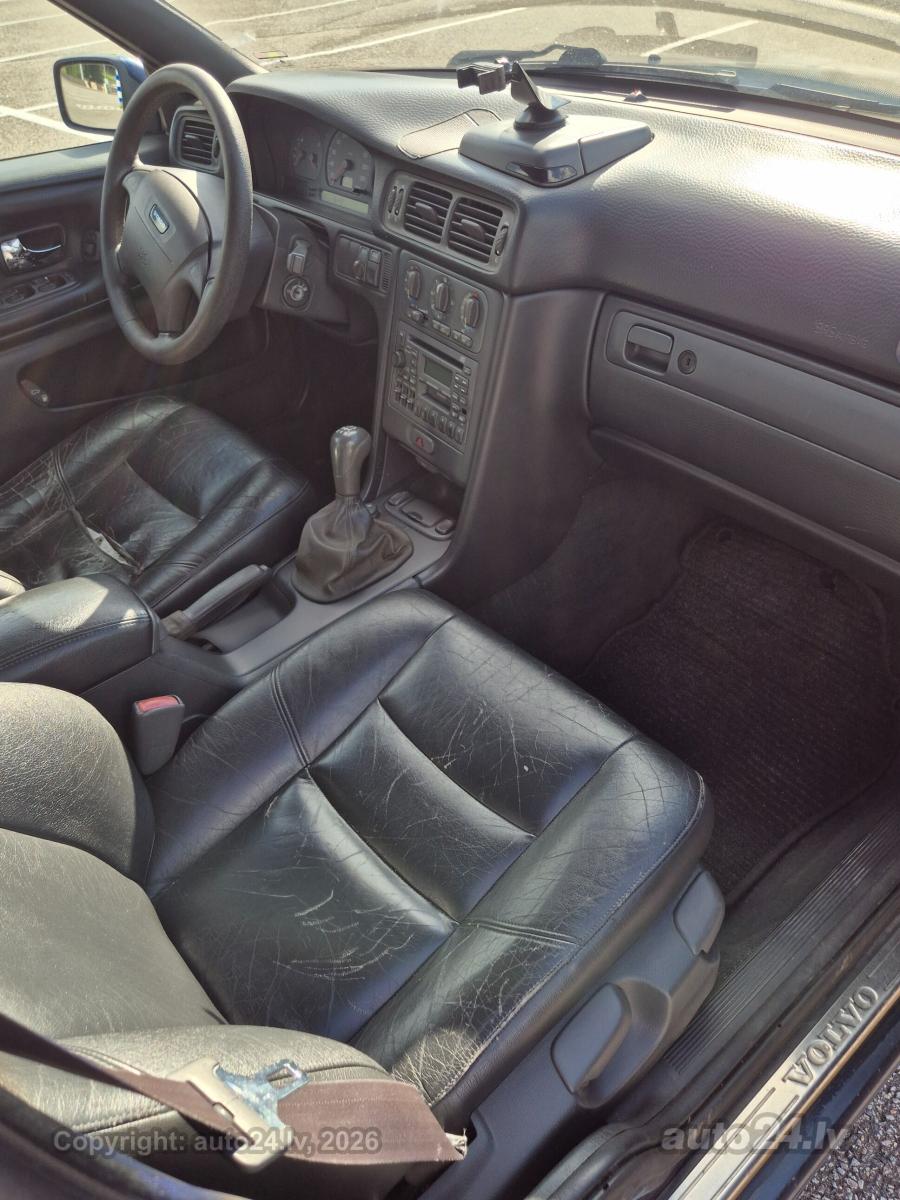Zils Volvo V70 1999 Valga, ar dzinēja tilpumu 2.50 L un nobraukumu 0 tūkst. km par 1300 €, foto 9 vietnē AUTOMOTO.COM.LV