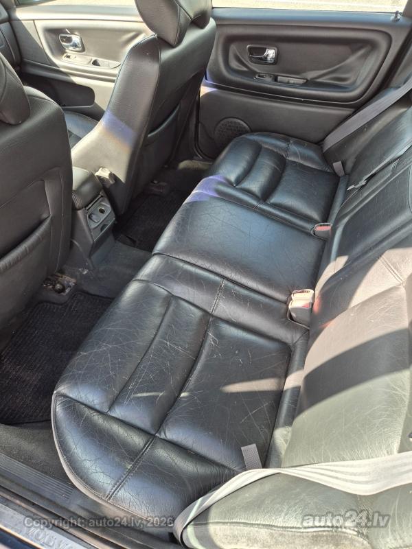 Zils Volvo V70 1999 Valga, ar dzinēja tilpumu 2.50 L un nobraukumu 0 tūkst. km par 1300 €, foto 9 vietnē AUTOMOTO.COM.LV