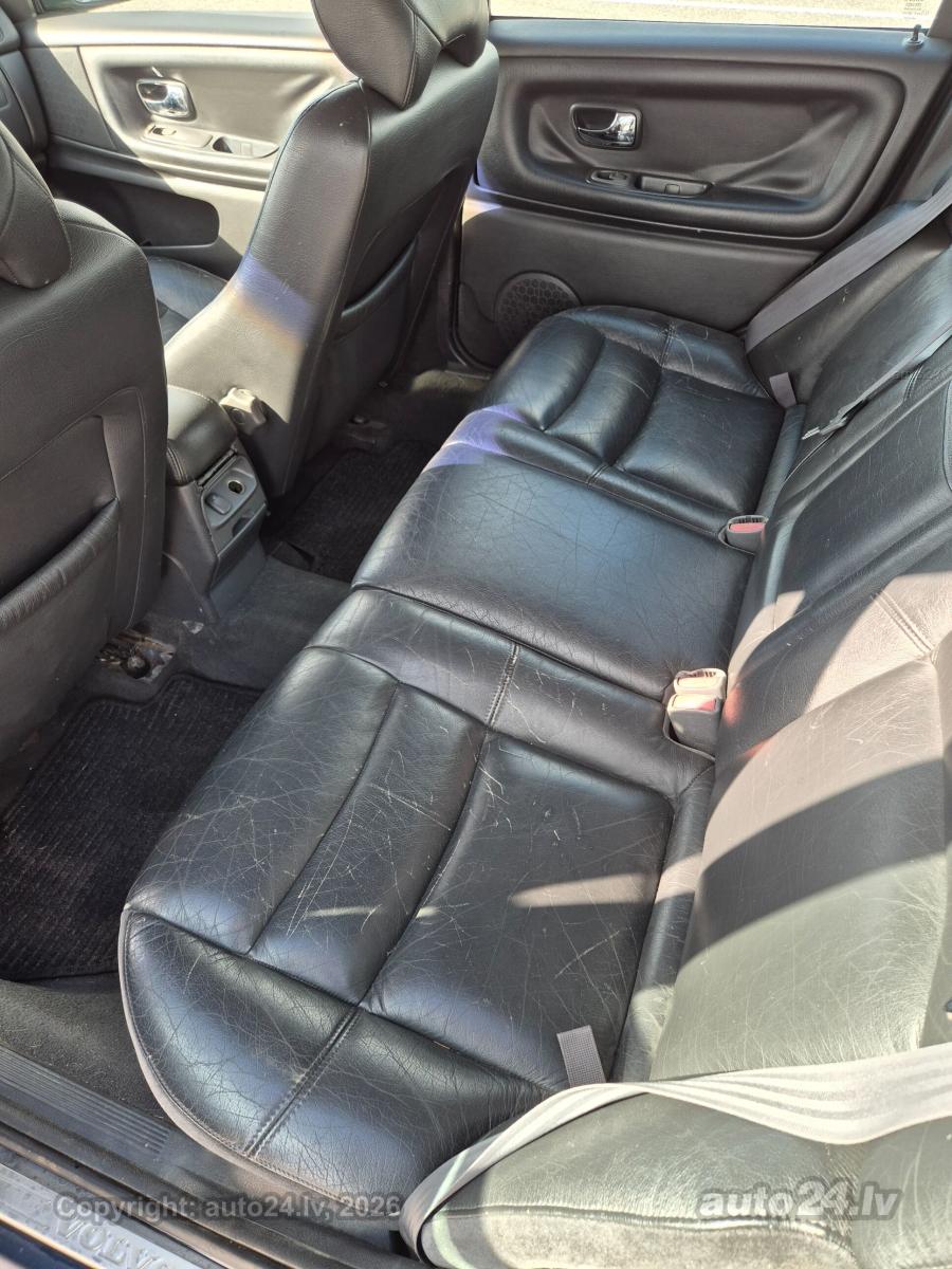 Zils Volvo V70 1999 Valga, ar dzinēja tilpumu 2.50 L un nobraukumu 0 tūkst. km par 1300 €, foto 10 vietnē AUTOMOTO.COM.LV