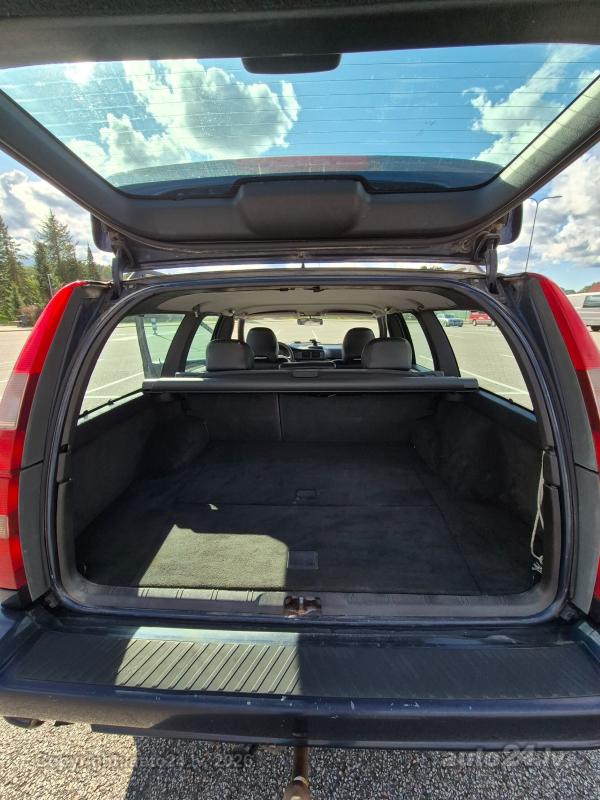 Zils Volvo V70 1999 Valga, ar dzinēja tilpumu 2.50 L un nobraukumu 0 tūkst. km par 1300 €, foto 10 vietnē AUTOMOTO.COM.LV