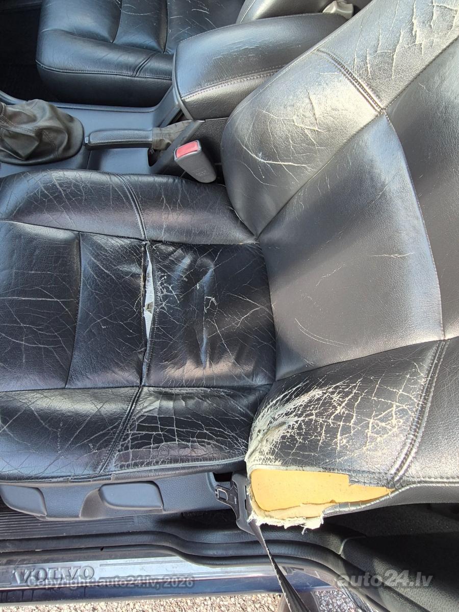 Zils Volvo V70 1999 Valga, ar dzinēja tilpumu 2.50 L un nobraukumu 0 tūkst. km par 1300 €, foto 13 vietnē AUTOMOTO.COM.LV