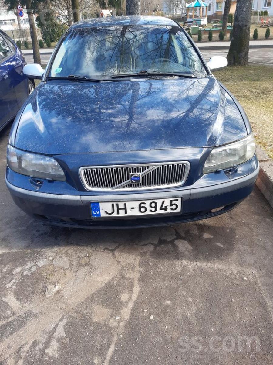 Zils Volvo V70 2000 Ogre, ar dzinēja tilpumu 2.40 L un nobraukumu 309 tūkst. km par 550 €, foto 1 vietnē AUTOMOTO.COM.LV