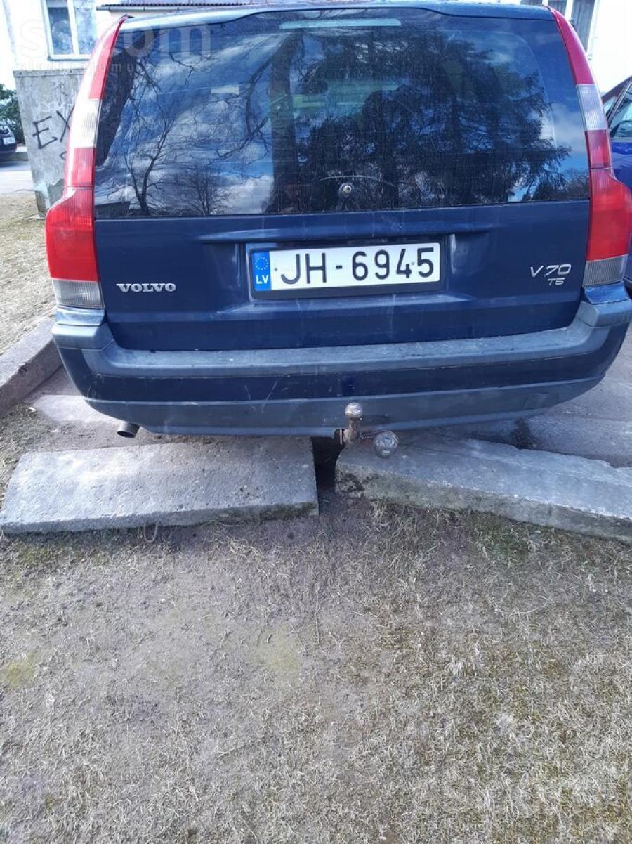 Zils Volvo V70 2000 Ogre, ar dzinēja tilpumu 2.40 L un nobraukumu 309 tūkst. km par 550 €, foto 2 vietnē AUTOMOTO.COM.LV