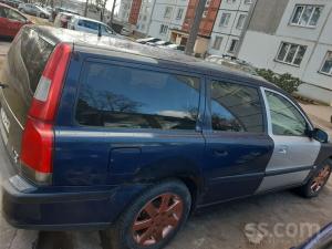 Zils Volvo V70 2000 Ogre, ar dzinēja tilpumu 2.40 L un nobraukumu 309 tūkst. km par 550 €, foto 3 vietnē AUTOMOTO.COM.LV