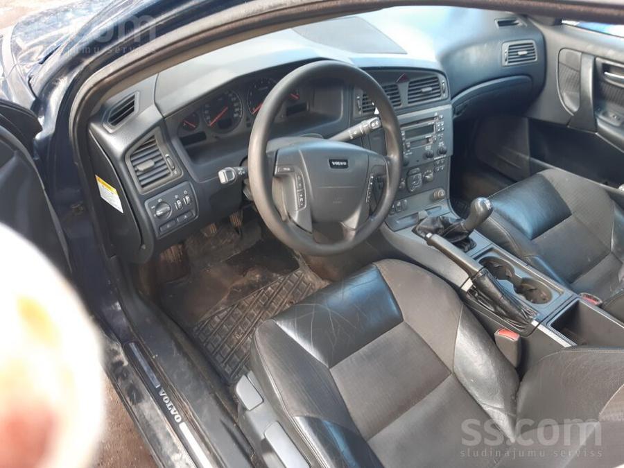Zils Volvo V70 2000 Ogre, ar dzinēja tilpumu 2.40 L un nobraukumu 309 tūkst. km par 550 €, foto 5 vietnē AUTOMOTO.COM.LV