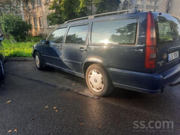 Zils Volvo V70 2000 Daugavpils, ar dzinēja tilpumu 2.50 L un nobraukumu 430 tūkst. km par 1280 €, foto 7 vietnē AUTOMOTO.COM.LV
