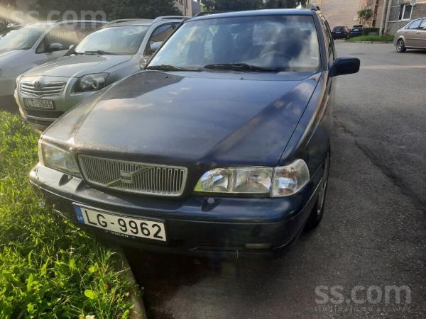Zils Volvo V70 2000 Daugavpils, ar dzinēja tilpumu 2.50 L un nobraukumu 430 tūkst. km par 1280 €, foto 8 vietnē AUTOMOTO.COM.LV