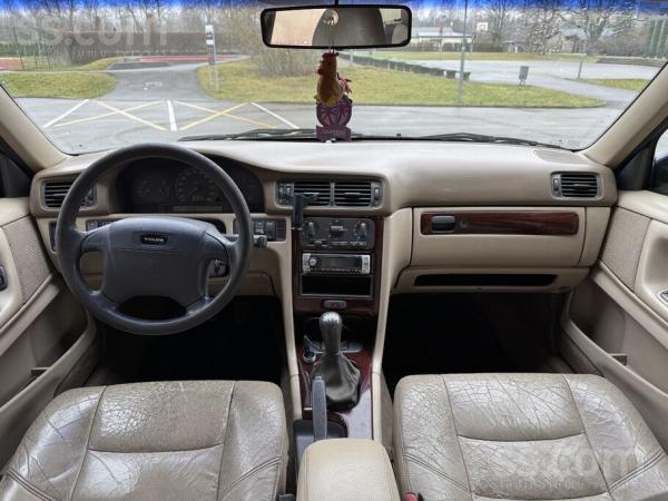 Blue Volvo V70 2000 in Jurmala, with an engine capacity of 2.50 L and mileage of 424 thousand km for 1100 €, photo 7 on AUTOMOTO.COM.LV