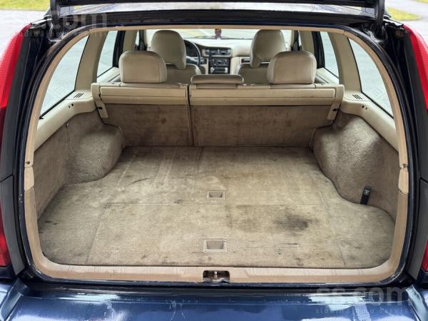 Blue Volvo V70 2000 in Jurmala, with an engine capacity of 2.50 L and mileage of 424 thousand km for 1100 €, photo 10 on AUTOMOTO.COM.LV