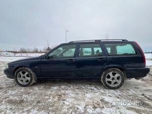 Blue Volvo V70 2000 in Tallinn, with an engine capacity of 2.50 L and mileage of 352 thousand km for 2200 €, photo 3 on AUTOMOTO.COM.LV