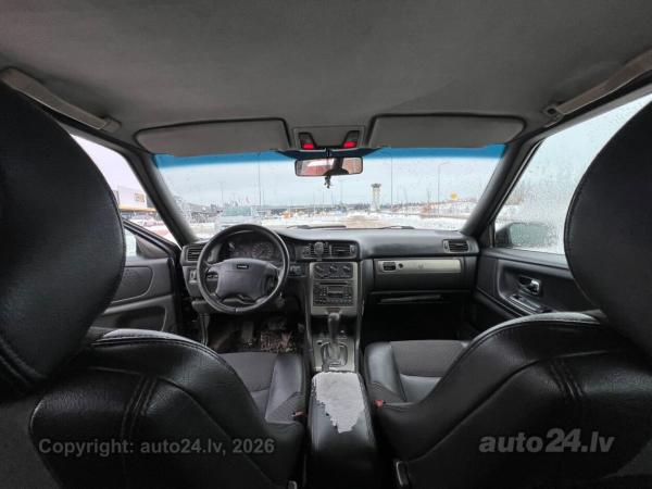 Zils Volvo V70 2000 Tallina, ar dzinēja tilpumu 2.50 L un nobraukumu 352 tūkst. km par 2200 €, foto 8 vietnē AUTOMOTO.COM.LV