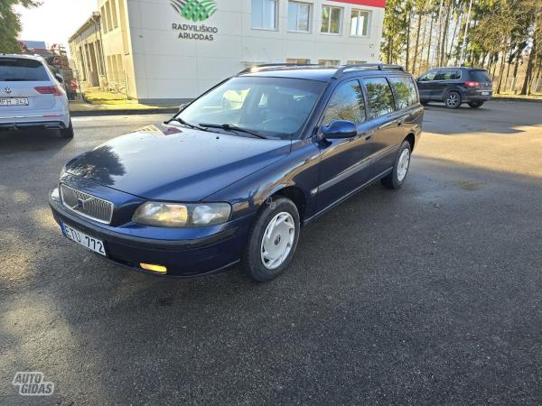 Zils Volvo V70 2000 Radviliškis, ar dzinēja tilpumu 2.50 L un nobraukumu 344 tūkst. km par 1150 €, foto 1 vietnē AUTOMOTO.COM.LV