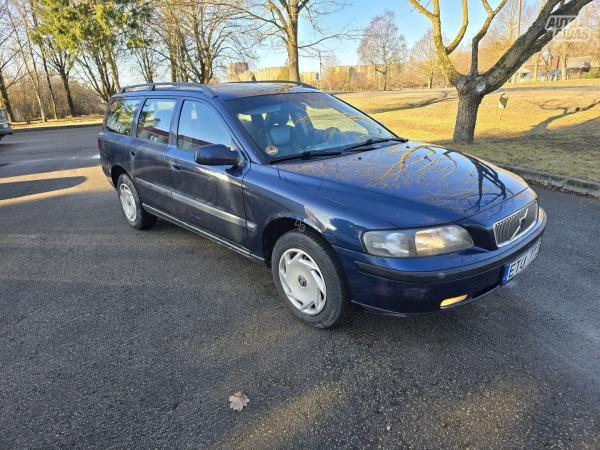 Zils Volvo V70 2000 Radviliškis, ar dzinēja tilpumu 2.50 L un nobraukumu 344 tūkst. km par 1150 €, foto 2 vietnē AUTOMOTO.COM.LV