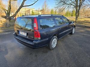 Zils Volvo V70 2000 Radviliškis, ar dzinēja tilpumu 2.50 L un nobraukumu 344 tūkst. km par 1150 €, foto 3 vietnē AUTOMOTO.COM.LV