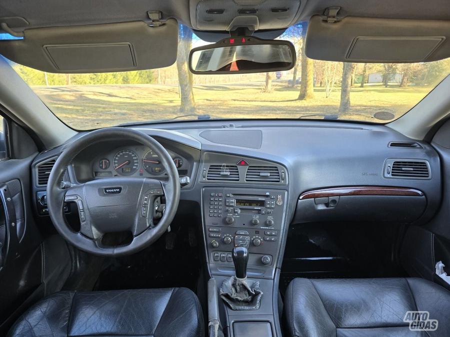 Zils Volvo V70 2000 Radviliškis, ar dzinēja tilpumu 2.50 L un nobraukumu 344 tūkst. km par 1150 €, foto 17 vietnē AUTOMOTO.COM.LV