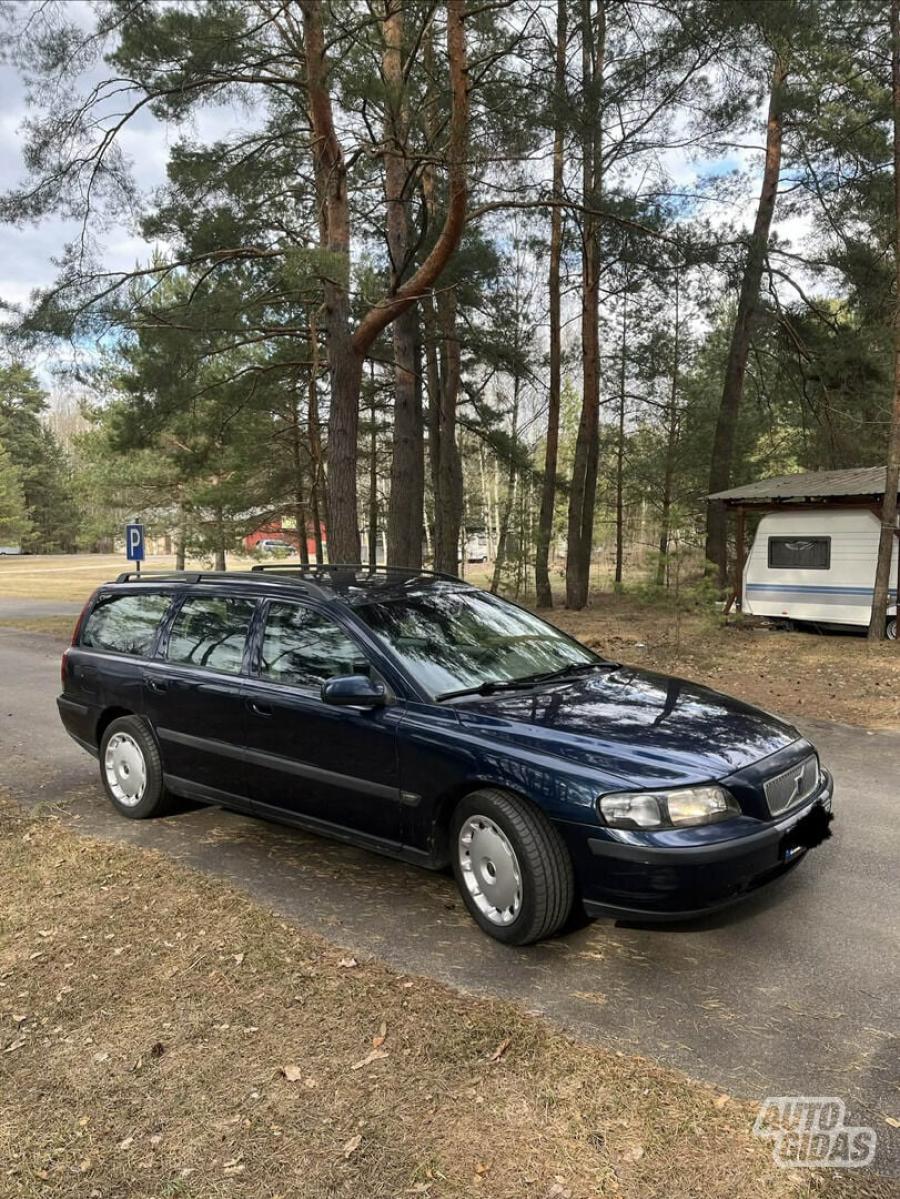 Blue Volvo V70 2000 in Birstonas, with an engine capacity of 2.50 L and mileage of 400 thousand km for 950 €, photo 3 on AUTOMOTO.COM.LV
