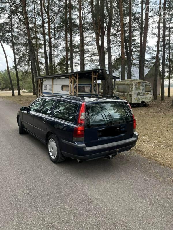 Blue Volvo V70 2000 in Birstonas, with an engine capacity of 2.50 L and mileage of 400 thousand km for 950 €, photo 6 on AUTOMOTO.COM.LV