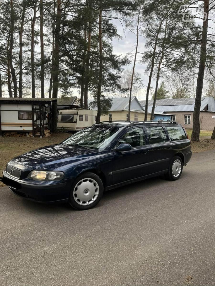Blue Volvo V70 2000 in Birstonas, with an engine capacity of 2.50 L and mileage of 400 thousand km for 950 €, photo 7 on AUTOMOTO.COM.LV