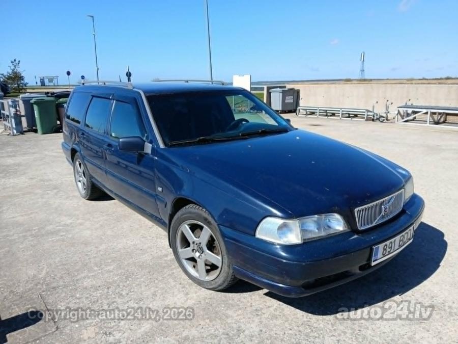 Zils Volvo V70 2000 Kuresāre, ar dzinēja tilpumu 2.50 L un nobraukumu 547 tūkst. km par 1800 €, foto 3 vietnē AUTOMOTO.COM.LV