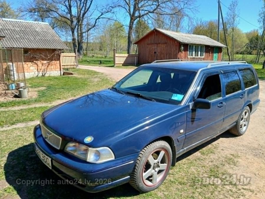 Zils Volvo V70 2000 Kuresāre, ar dzinēja tilpumu 2.50 L un nobraukumu 547 tūkst. km par 1800 €, foto 8 vietnē AUTOMOTO.COM.LV