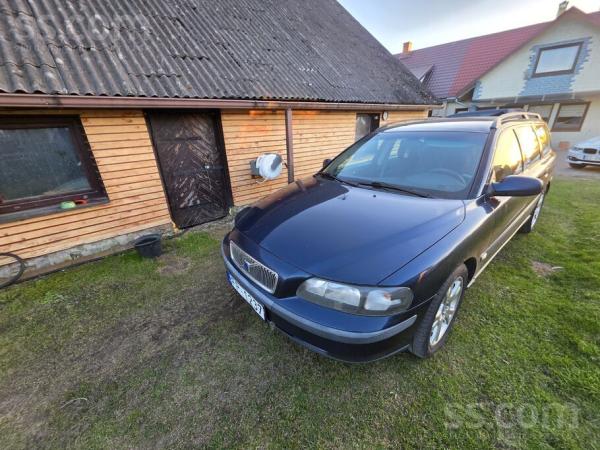 Blue Volvo V70 2000 in Riga, with an engine capacity of 2.50 L and mileage of 643 thousand km for 1000 €, photo 2 on AUTOMOTO.COM.LV