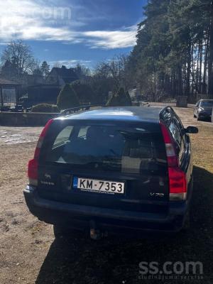Blue Volvo V70 2000 in Riga, with an engine capacity of 2.50 L and mileage of 501 thousand km for 890 €, photo 3 on AUTOMOTO.COM.LV