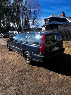 Blue Volvo V70 2000 in Riga, with an engine capacity of 2.50 L and mileage of 501 thousand km for 890 €, photo 4 on AUTOMOTO.COM.LV