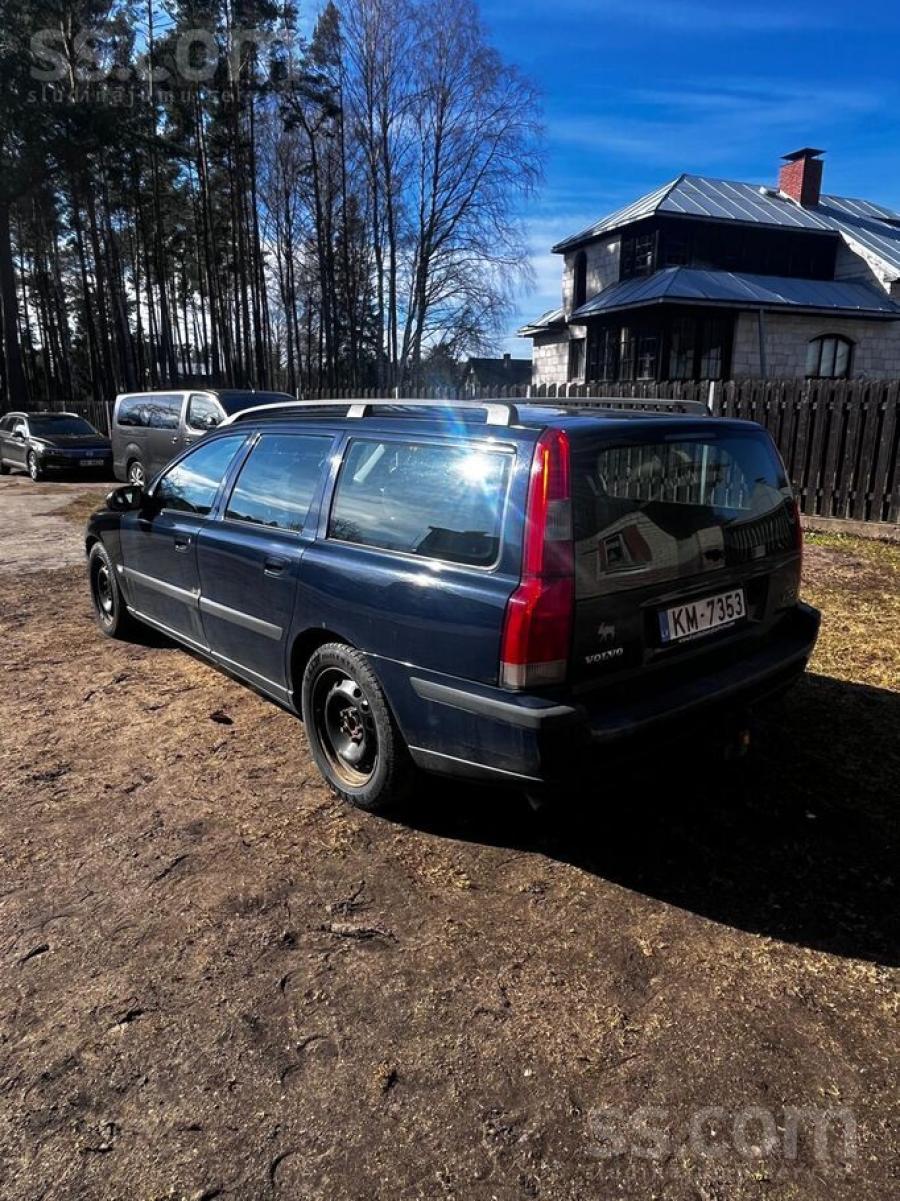 Blue Volvo V70 2000 in Riga, with an engine capacity of 2.50 L and mileage of 501 thousand km for 890 €, photo 4 on AUTOMOTO.COM.LV