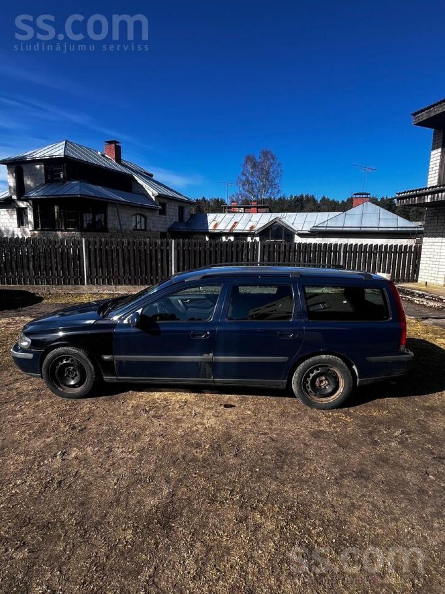 Blue Volvo V70 2000 in Riga, with an engine capacity of 2.50 L and mileage of 501 thousand km for 890 €, photo 5 on AUTOMOTO.COM.LV